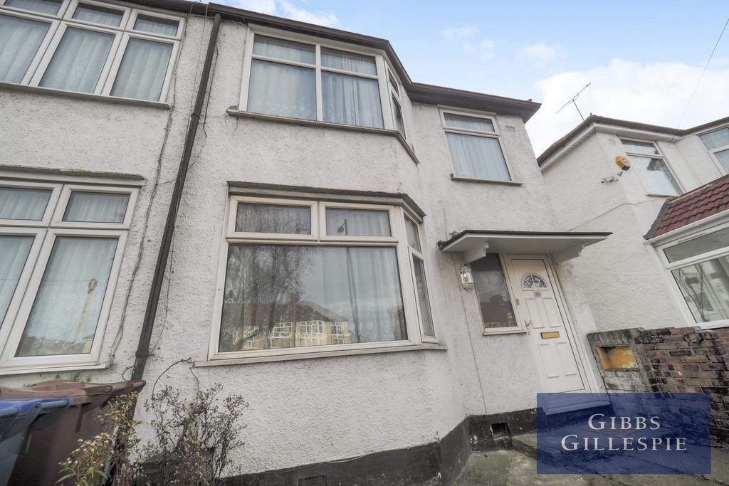 Roxeth Green Avenue, Harrow, HA2 3 bed terraced house - £2,200 pcm (£ ...