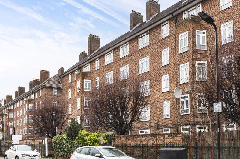 Homerton Road, London 3 bed apartment for sale - £350,000