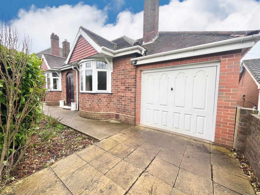 Corbyns Hall Lane, Brierley Hill DY5 2 bed detached bungalow for sale ...