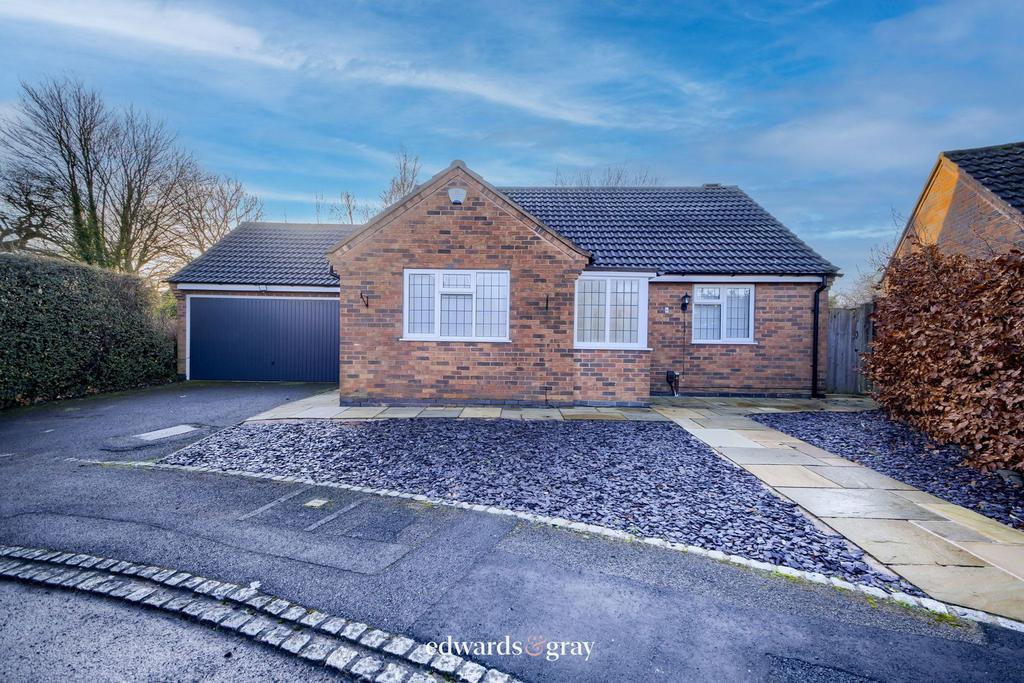 Buckbury Croft, Monkspath, Solihull... 2 bed detached bungalow for sale ...