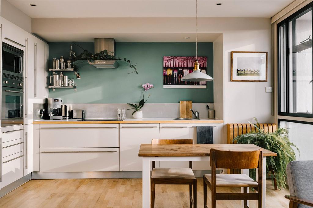 Keeling House, Bethnal Green E2 2 bed apartment for sale - £700,000