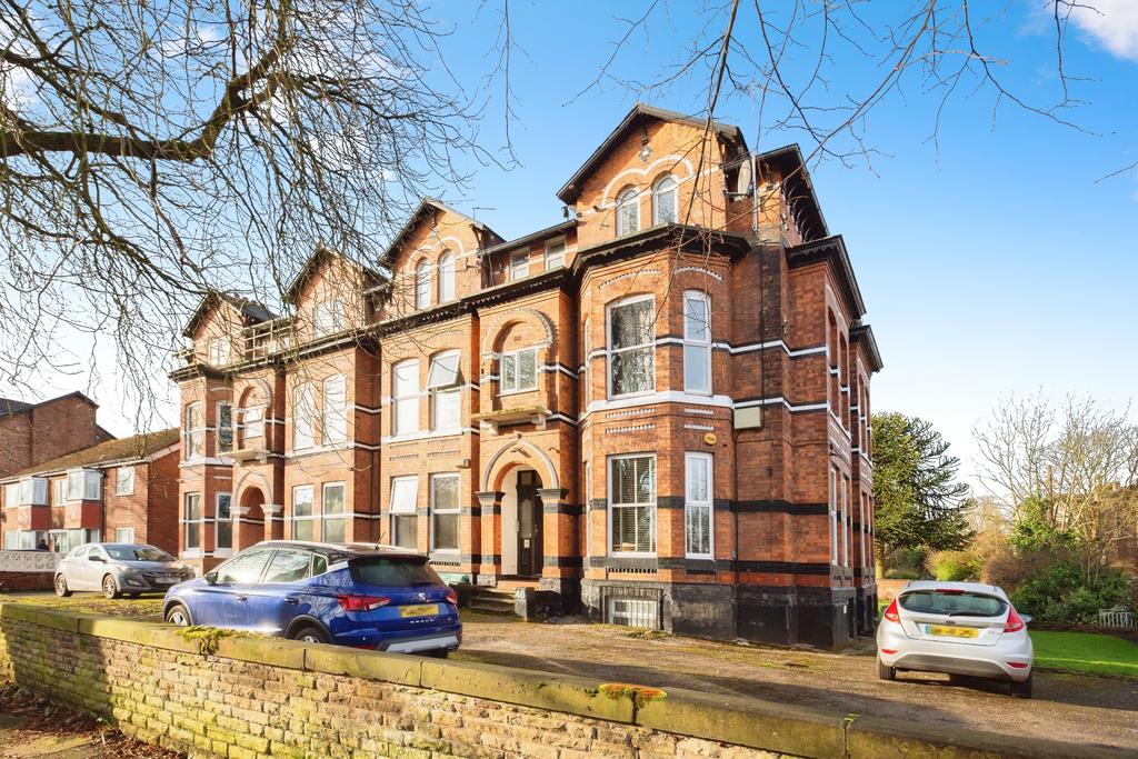 Alness Road, Manchester M16 1 bed apartment - £120,000