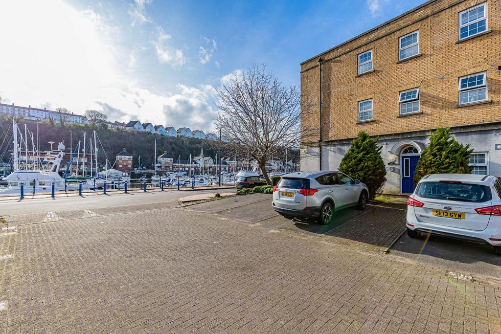 Llwyn Passat, Penarth CF64 1 bed apartment - £185,000