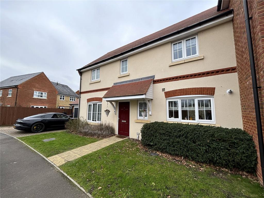 Great Barn Crescent, West End... 3 bed semi-detached house - £2,250 pcm ...