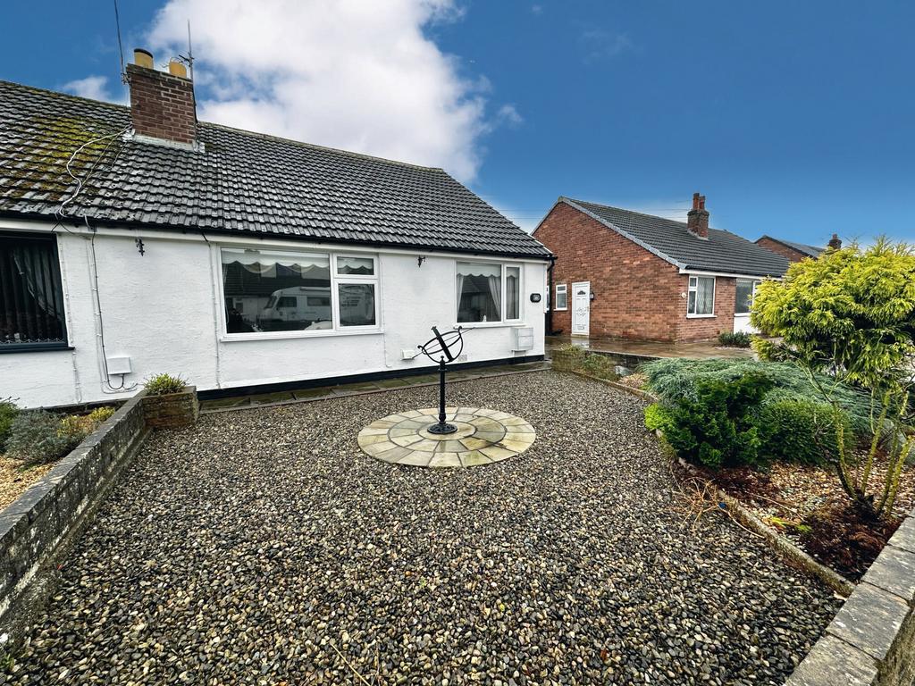 Berwick Avenue, Cleveleys FY5 2 bed bungalow for sale - £199,950