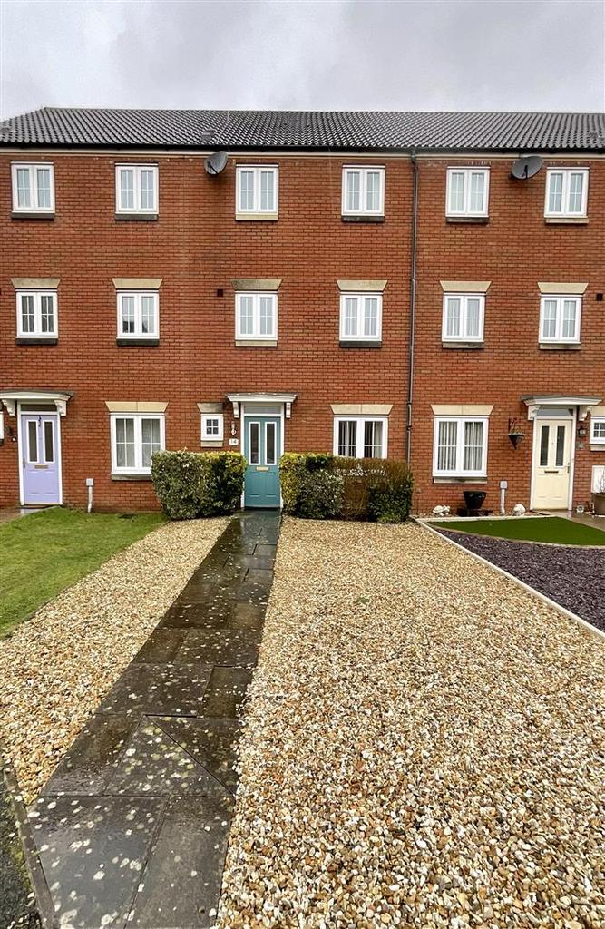 Ffordd Y Gamlas, Bynea, Llanelli 4 bed townhouse - £225,000