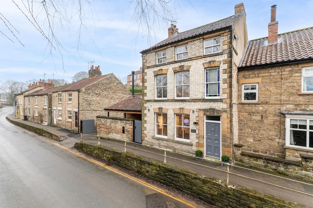 Rock House, Undercliffe, Pickering... 4 bed semi-detached house - £595,000