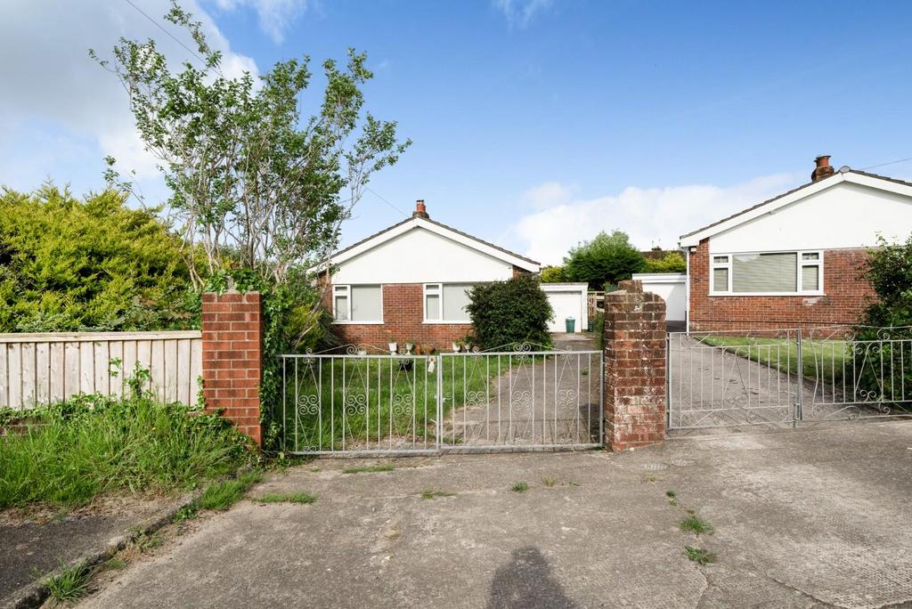 Linkside Drive, Pennard, Southgate... 3 bed detached bungalow - £295,000