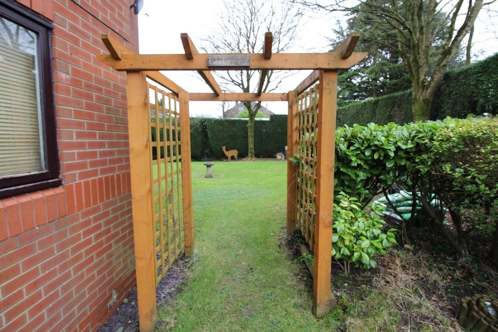 Flat 27 Mountfield Court, Howards... 2 bed apartment for sale - £125,000