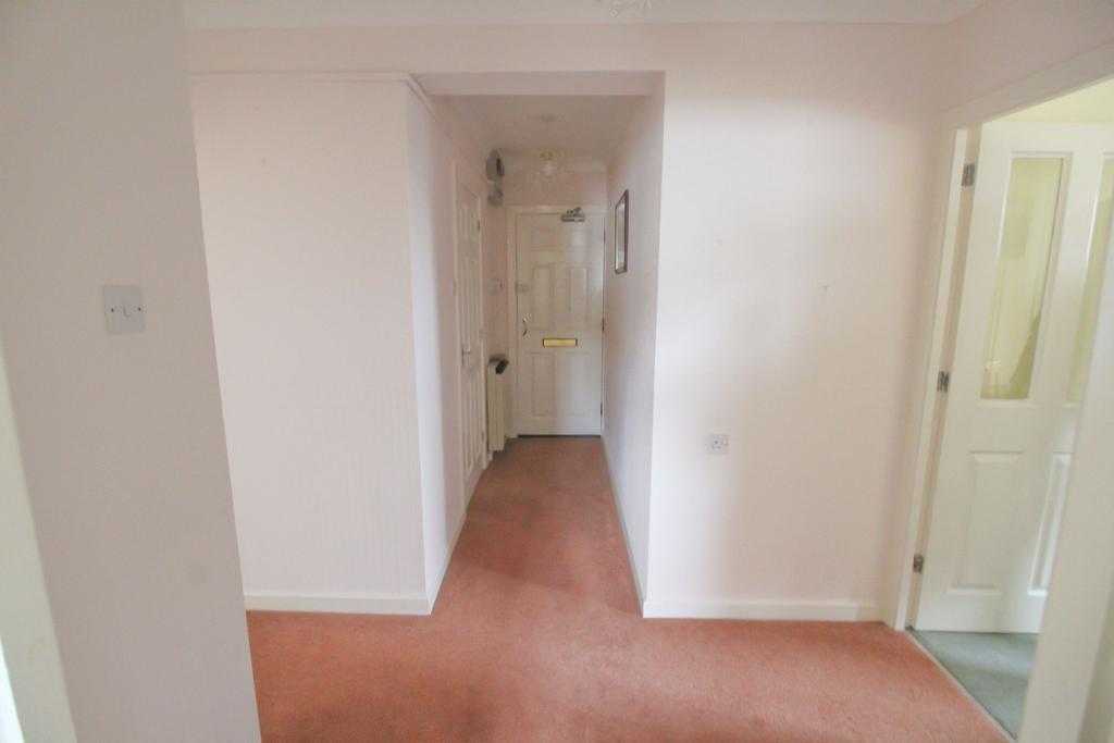Flat 27 Mountfield Court, Howards... 2 bed apartment for sale - £125,000