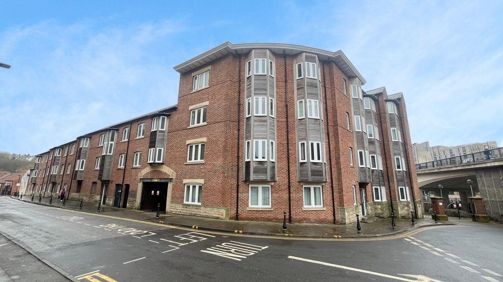 Back Silver Street, Durham City... 2 bed apartment - £2,000 pcm (£462 pw)