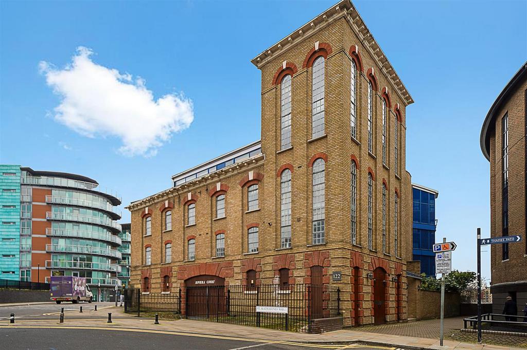 Riviera Court, Wapping, E1W 2 bed apartment - £900,000