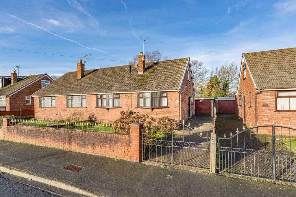 Bishop Drive, Prescot, Merseyside 2 bed semi-detached bungalow for sale ...