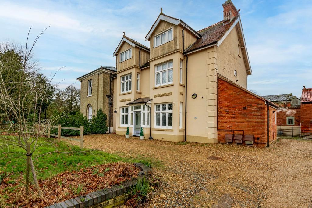 Melbourne House, Bacton Road 2 bed flat for sale - £210,000