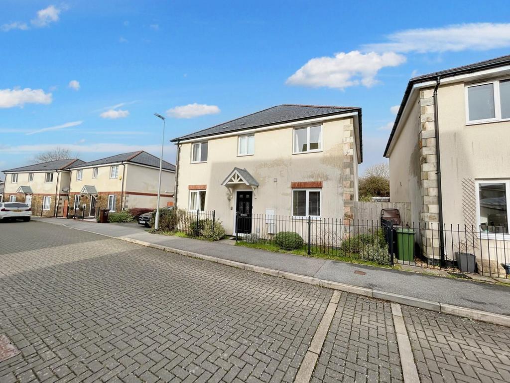 Landerslee Drive, Truro 4 bed detached house - £1,750 pcm (£404 pw)