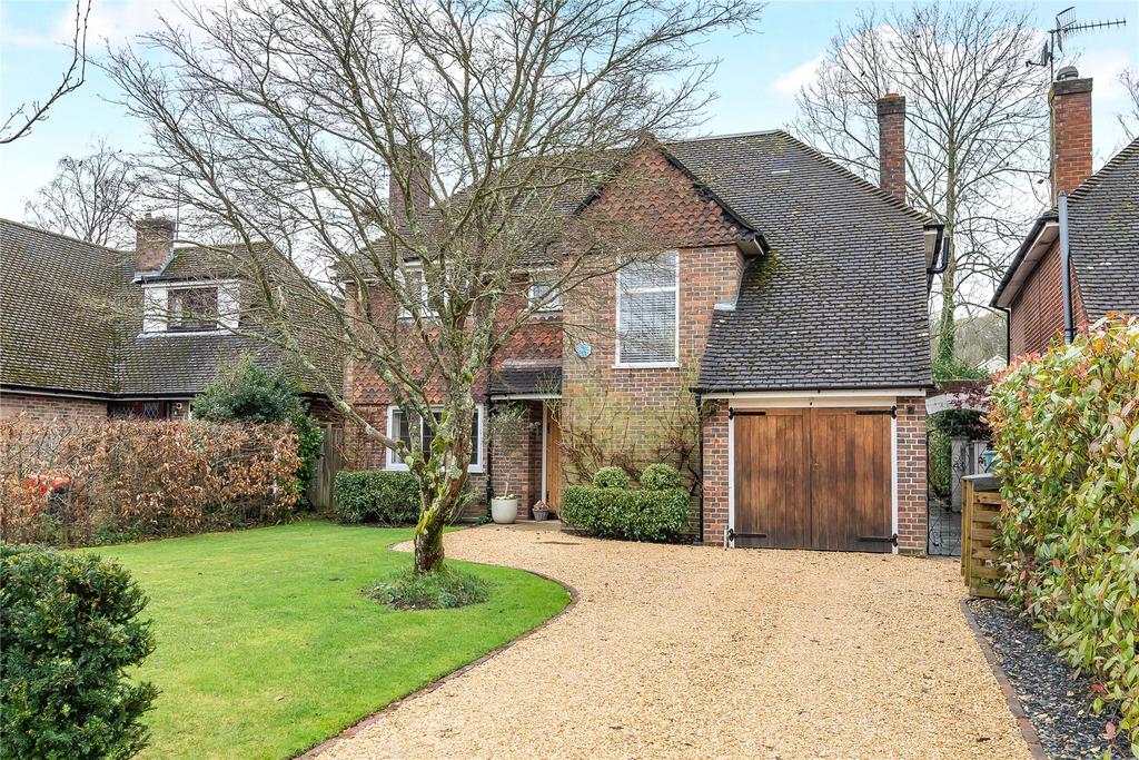 Linersh Wood Close, Guildford GU5 4 bed detached house for sale - £ ...