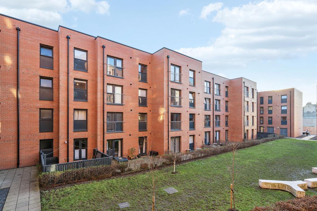 Tinto Place, Edinburgh, EH6 1 bed flat - £210,000