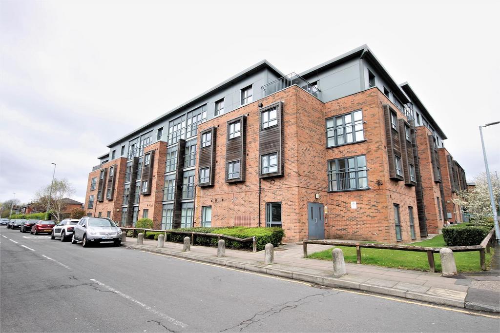 Devonshire Point, Devonshire Road... 2 bed apartment - £900 pcm (£208 pw)