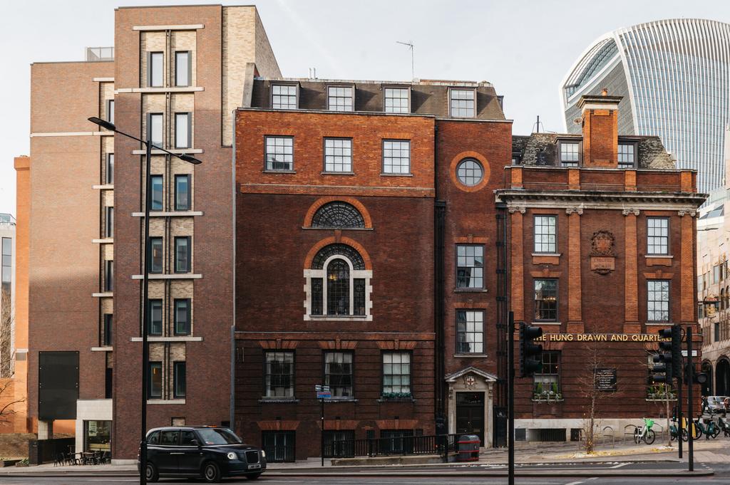 Great Tower Street, London EC3 2 bed apartment - £1,500,000