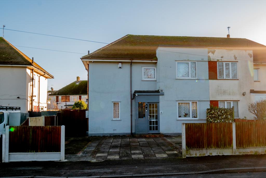 Stirling Way, Ramsgate, CT12 3 bed semi-detached house for sale - £270,000