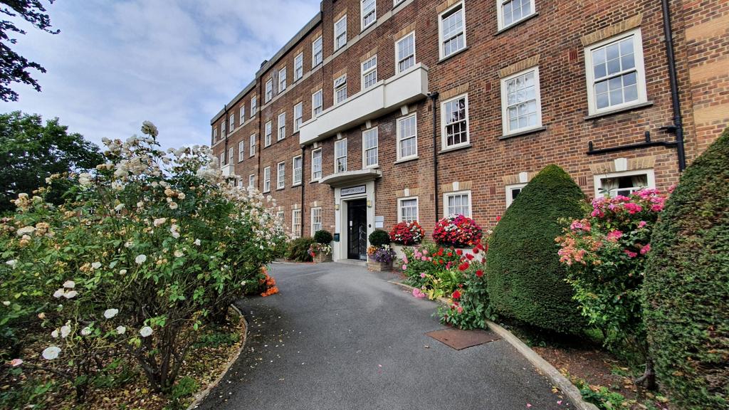 Brampton Grove, Hendon 1 bed flat to rent - £1,550 pcm (£358 pw)