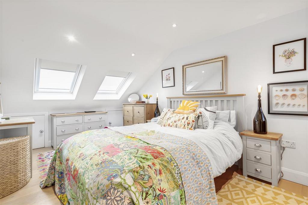 Morrish Road, SW2 2 bed flat - £500,000