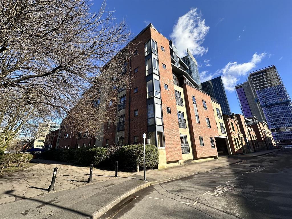 Collier Street, Manchester 2 bed apartment to rent - £1,050 pcm (£242 pw)