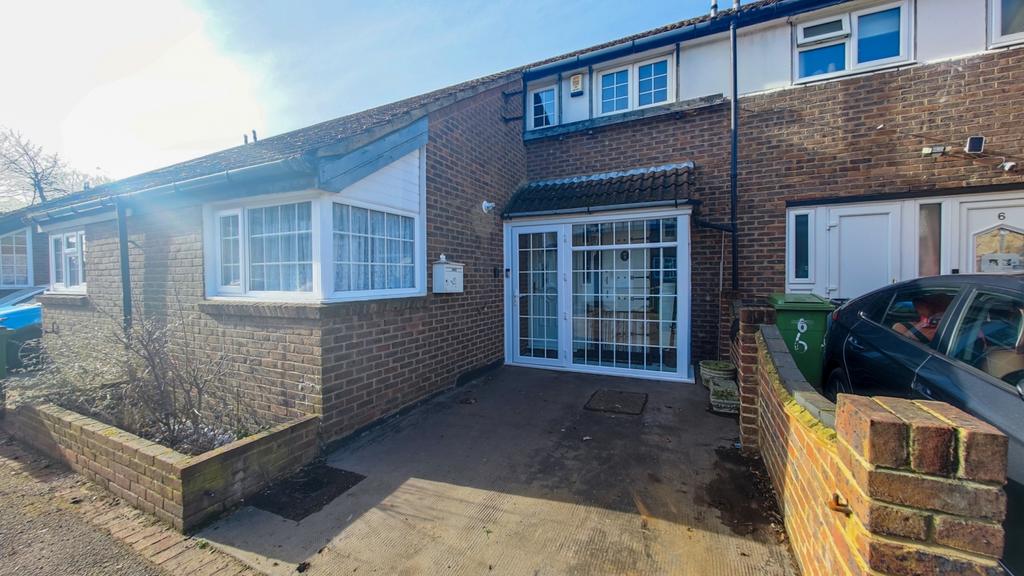 Whimbrel Close, Thamesmead, SE28 8HX 2 bed end of terrace house - £385,000