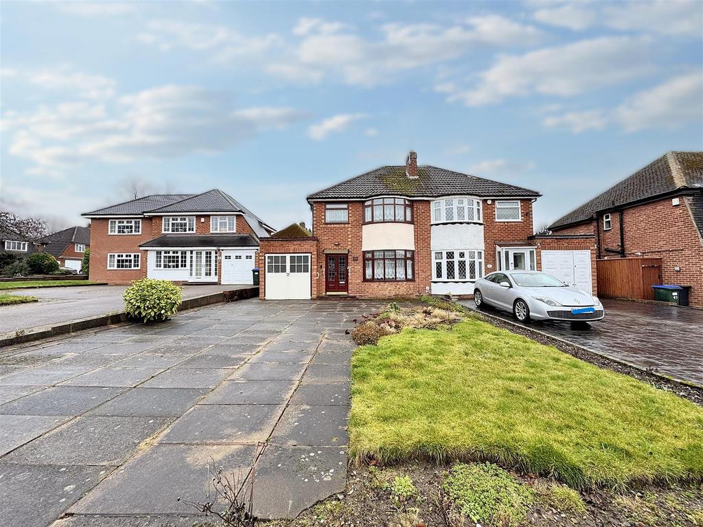 Grove Vale Avenue, Great Barr... 3 bed semi-detached house - £340,000