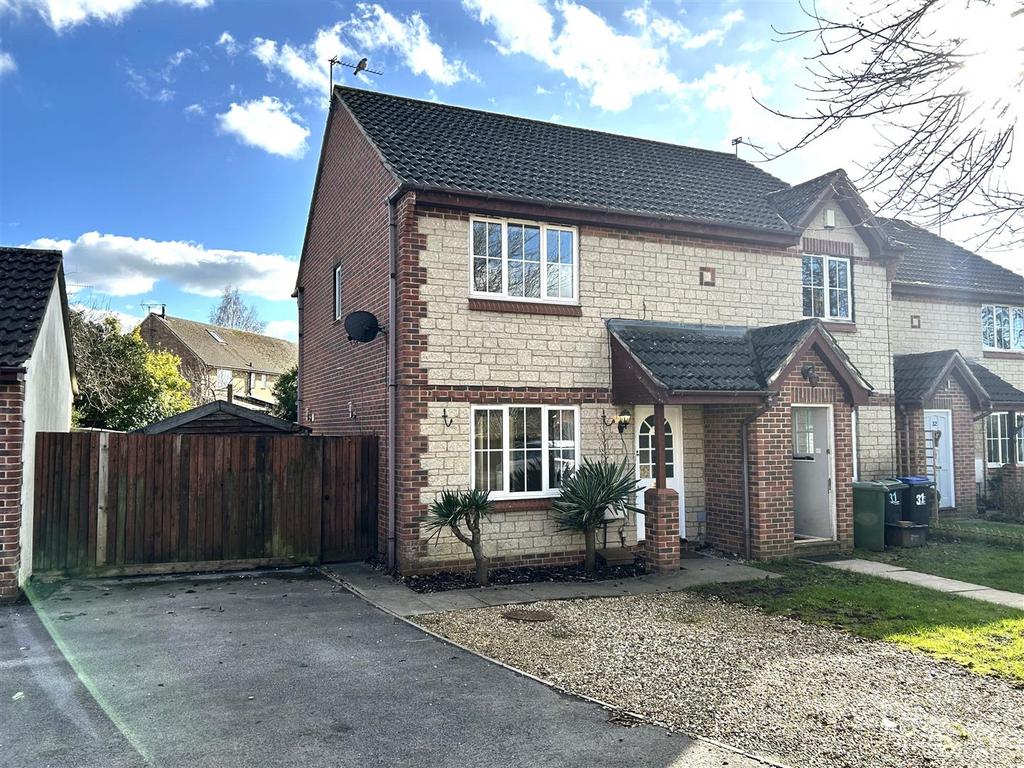 Embry Close, Lower Compton, Calne 3 bed terraced house - £250,000
