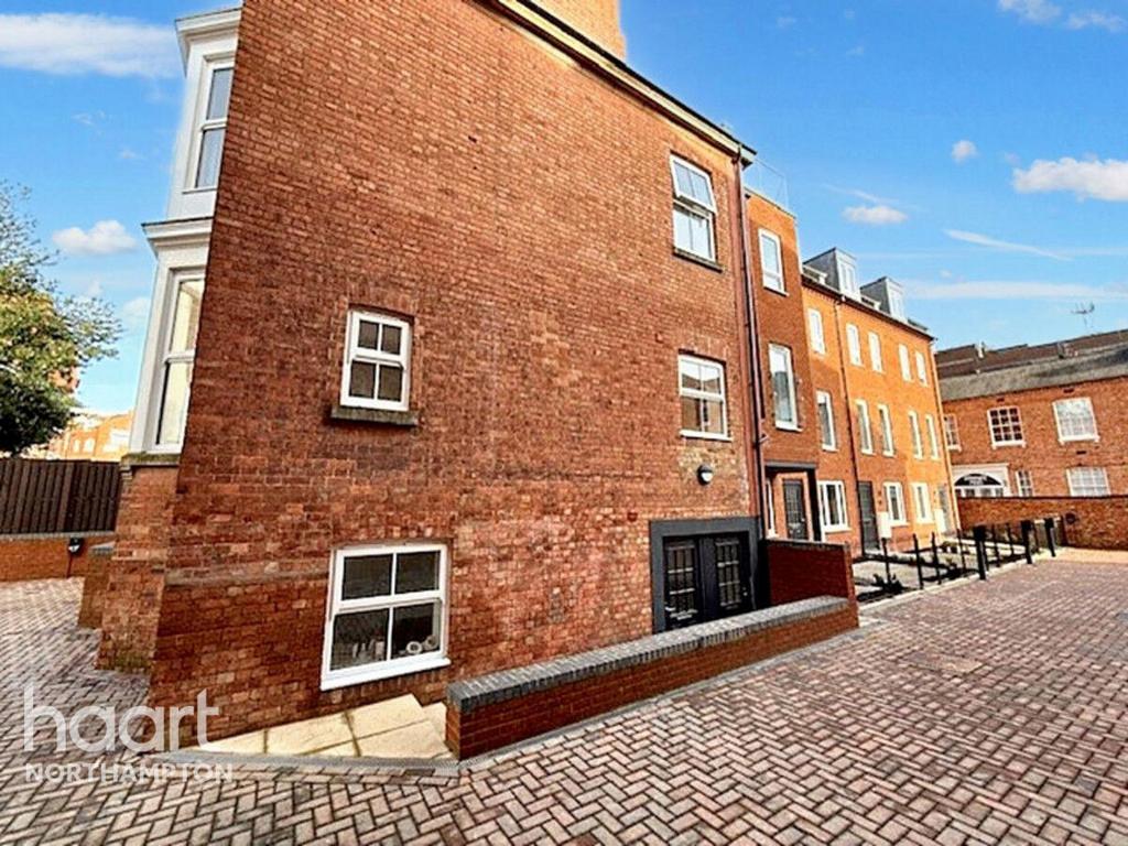 41 - 43 Derngate, Northampton 1 bed apartment for sale - £180,000