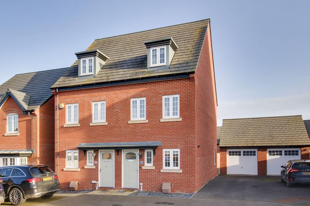Hare Meadow, Bedford MK44 3 bed semi-detached house - £360,000