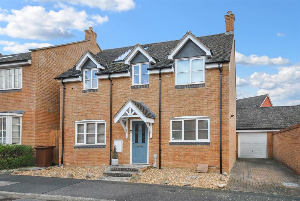Galileo Close, Duston, Northampton 3 bed detached house for sale - £315,000
