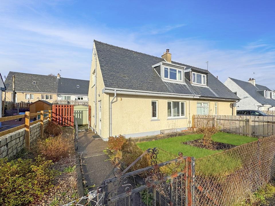 63 Lorn Road, Dunbeg, Argyll, PA37... 2 bed semi-detached house - £160,000