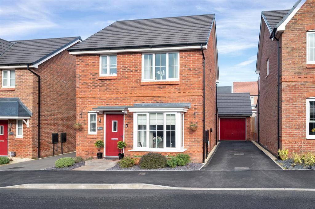 Rose Gardens, Middlebeck, Newark 3 bed detached house for sale - £300,000