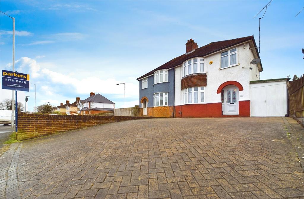 Park Lane, Tilehurst, Reading... 3 bed semi-detached house - £410,000