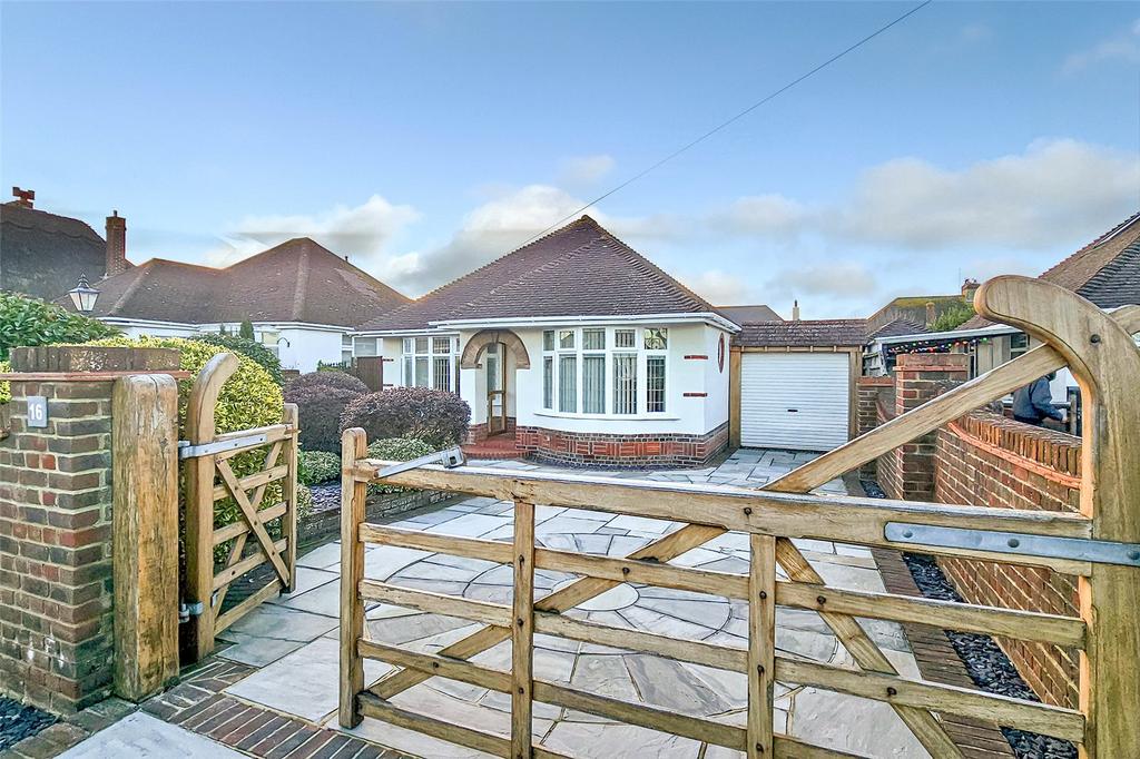 Amberley Road, Rustington... 2 bed bungalow for sale - £635,000