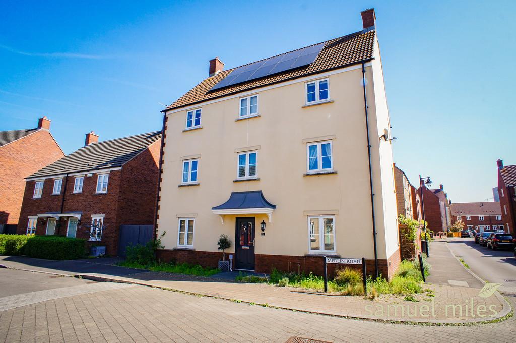 Merlin Road, Calne SN11 5 bed detached house for sale - £499,950