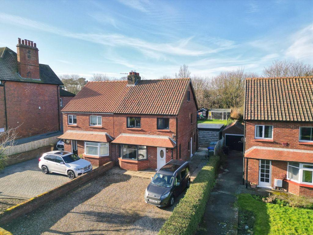 35 Prospect Hill, Whitby 4 bed semi-detached house - £359,999