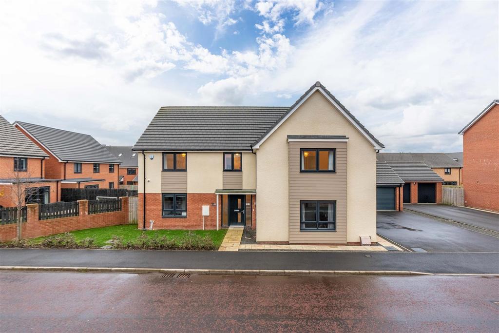 Gatekeeper Close, Great Park, NE13 5 bed detached house - £675,000