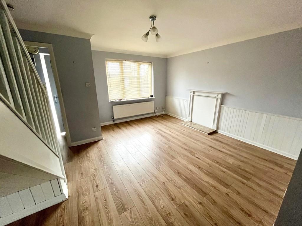 Ennerdale Close, Feltham 3 bed end of terrace house - £1,975 pcm (£456 pw)