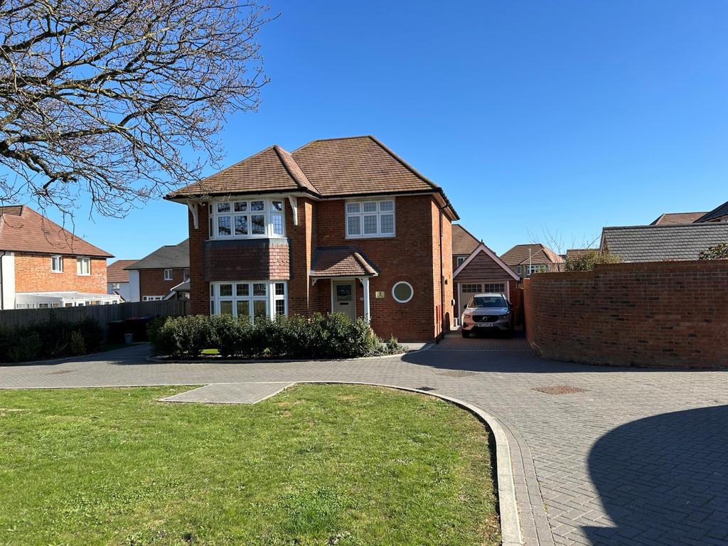 Collier Walk, Hersden, Canterbury... 3 bed detached house - £500,000