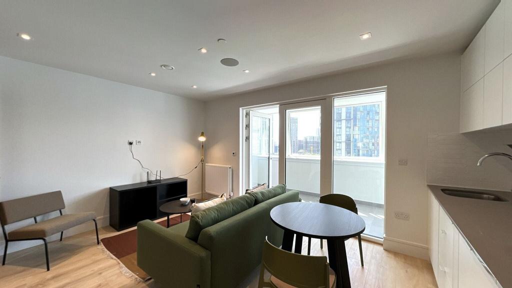 Olympic Way 1 bed flat - £2,050 pcm (£473 pw)