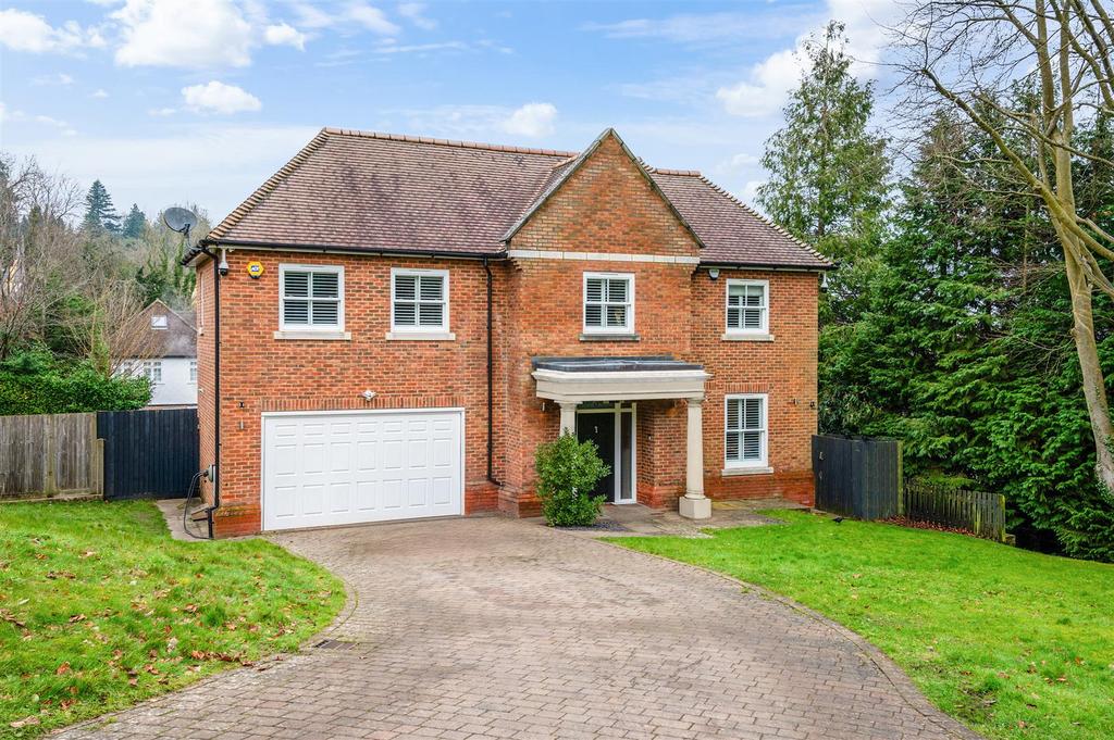High Oaks Close, Coulsdon 5 bed detached house for sale - £1,395,000