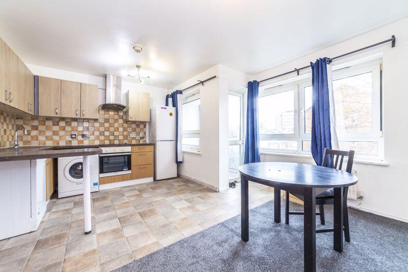 Spacious 4-Bedroom split level flat... 4 bed flat - £3,200 pcm (£738 pw)