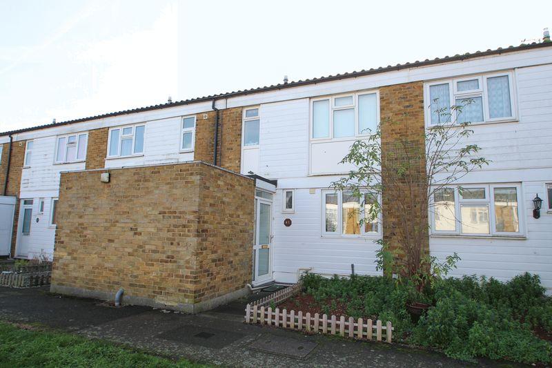 Wycliffe Row, Gravesend DA11 3 bed terraced house - £1,400 pcm (£323 pw)