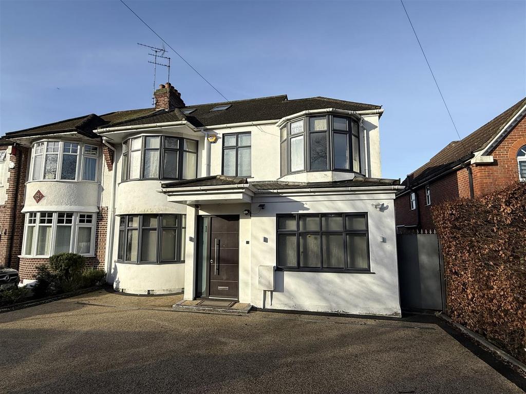 Hankins Lane, Mill Hill, NW7 4 bed semi-detached house to rent - £5,000 ...