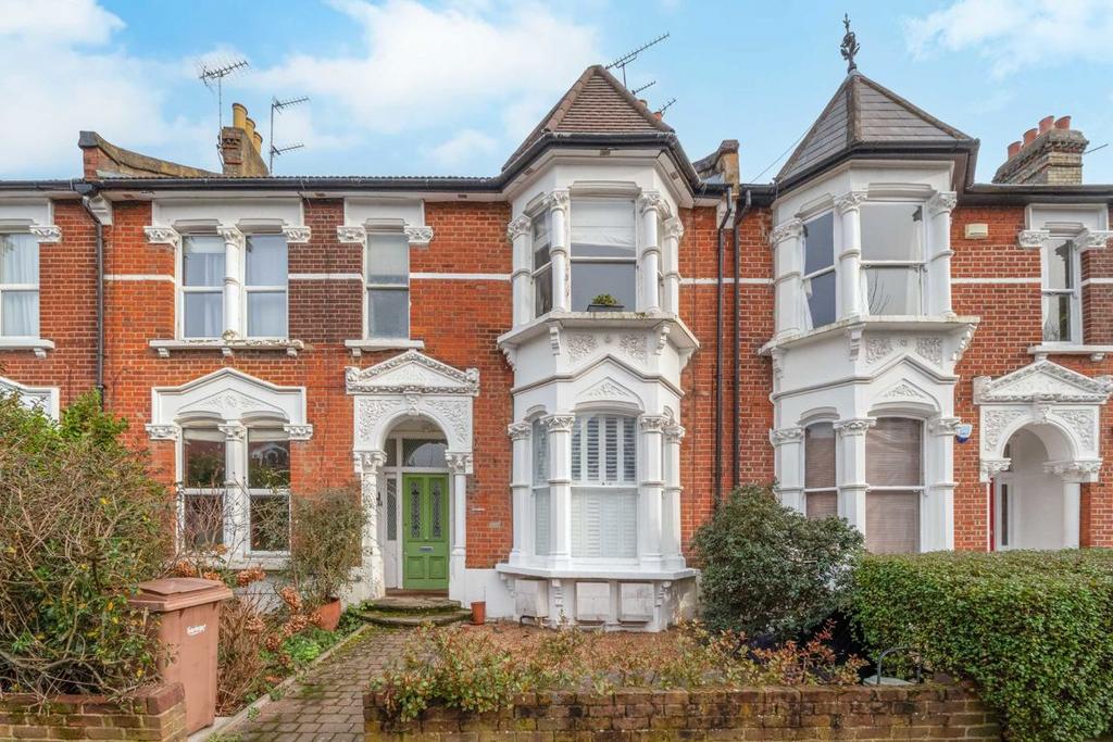 Oakfield Road, London N4 2 bed flat - £715,000