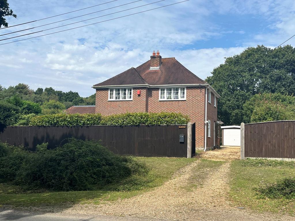 Latchmoor, Brockenhurst, Hampshire, SO42 4 bed detached house - £775,000