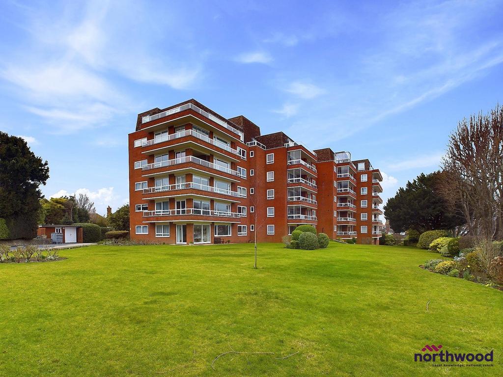 Compton Place, Old Town, Eastbourne... 3 bed flat for sale - £450,000
